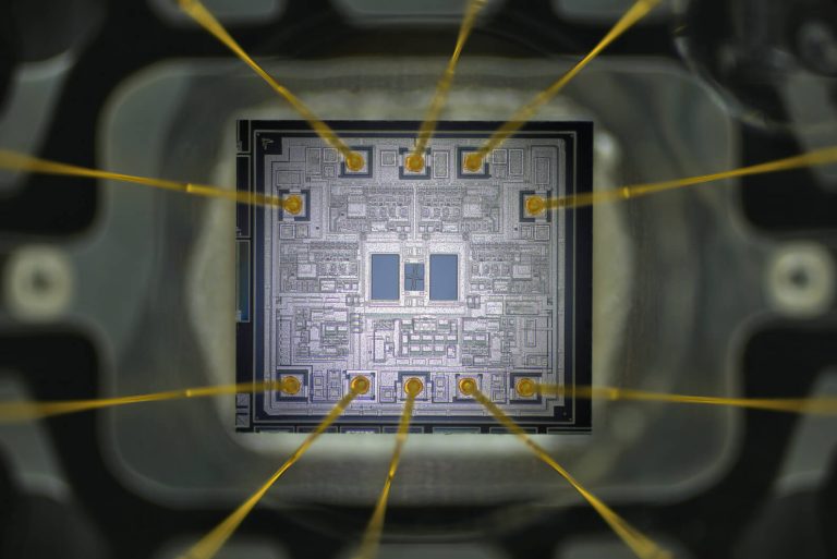 Expert Die Bonding & Flip Chip Attach Solutions